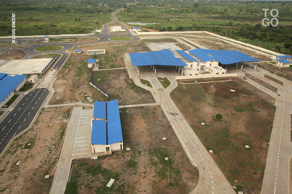 Le poste frontière juxtaposé Togo-Ghana enfin opérationnel - République ...