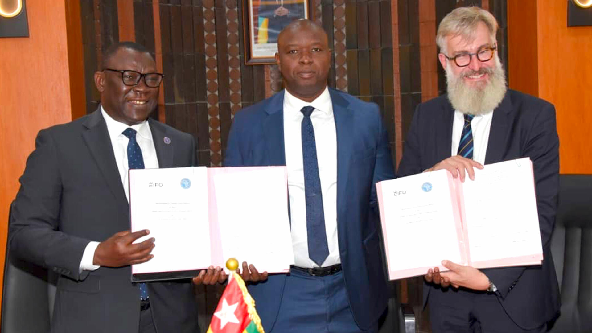 Signature d’un accord stratégique entre le FSA et l’EIFO - République ...