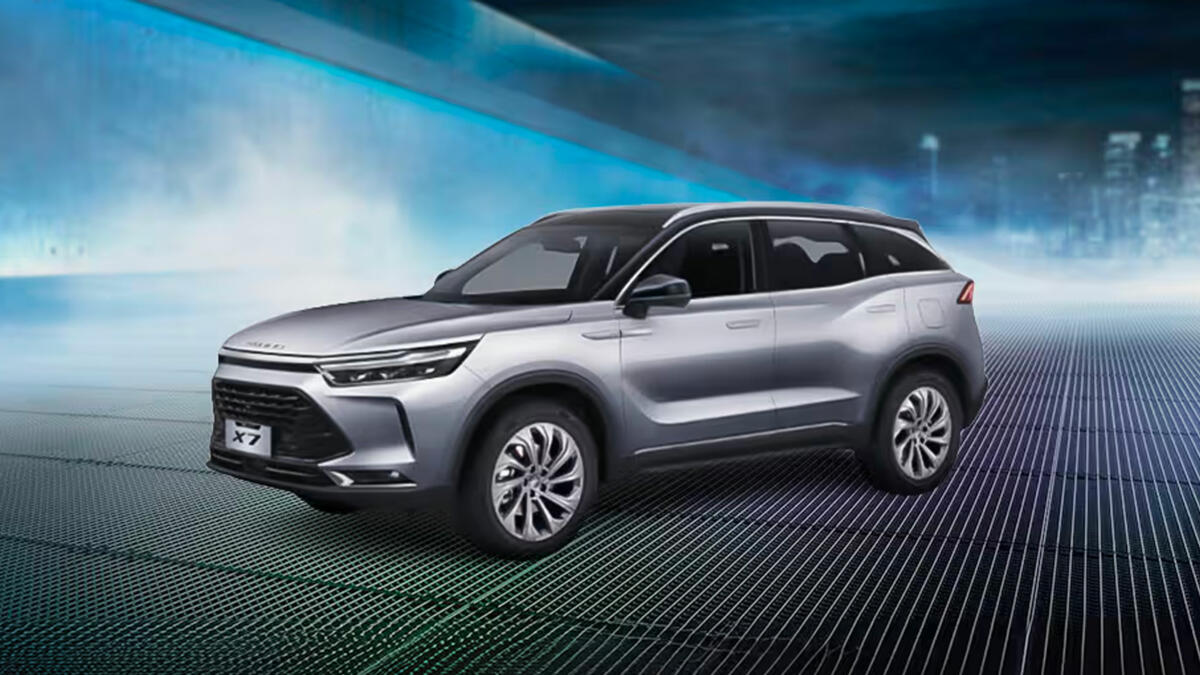 Automobile : la Chine entre en force au Togo avec la Beijing X7 ...